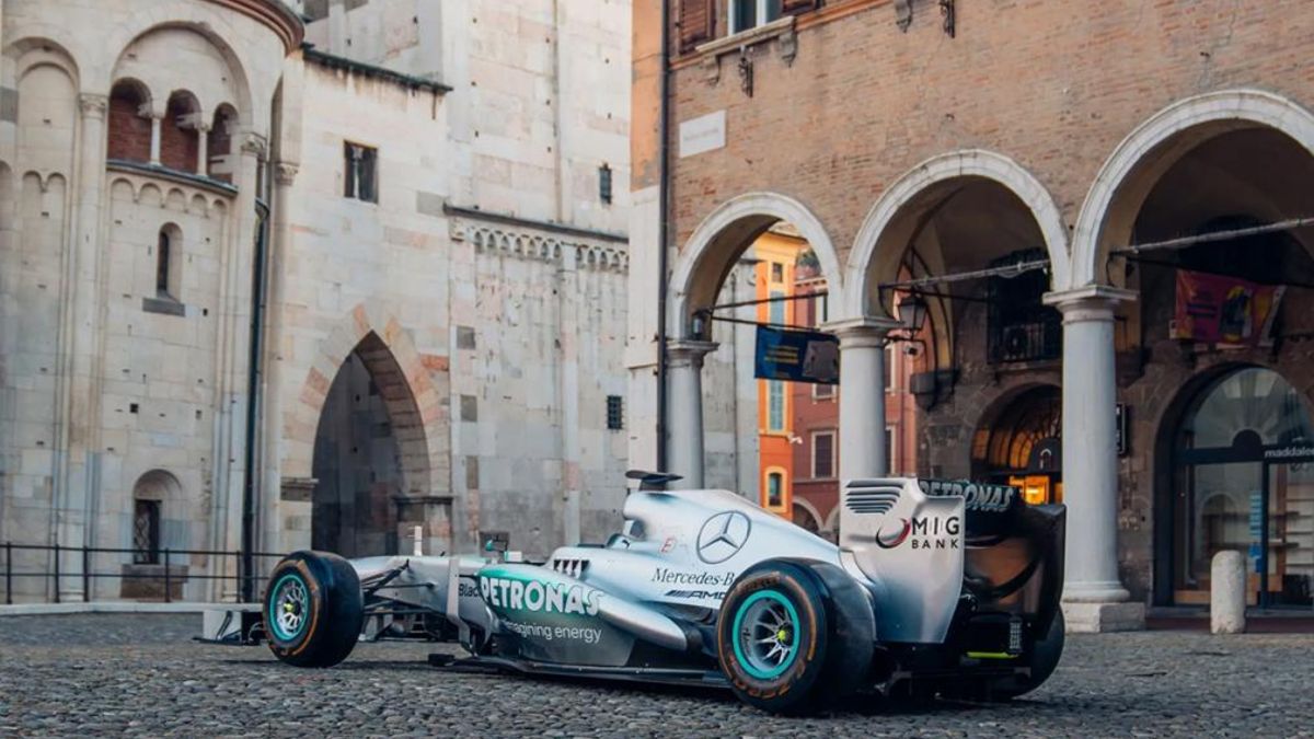 Record voor eerste Mercedes F1-auto van Lewis Hami... | Gocar.be