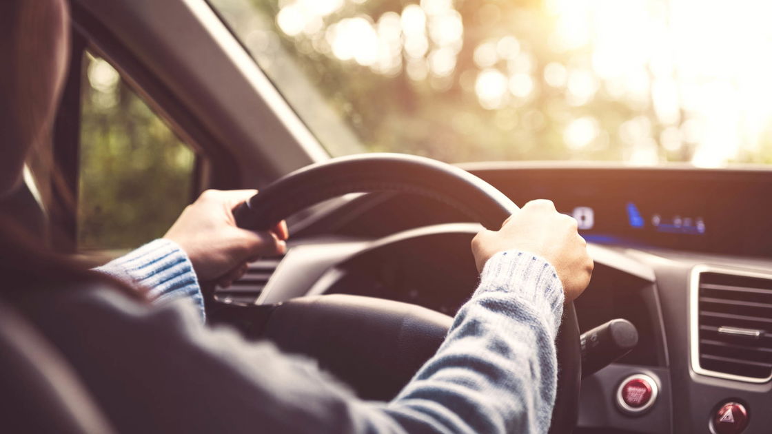 Hoe houd je het stuur goed vast? | Gocar.be