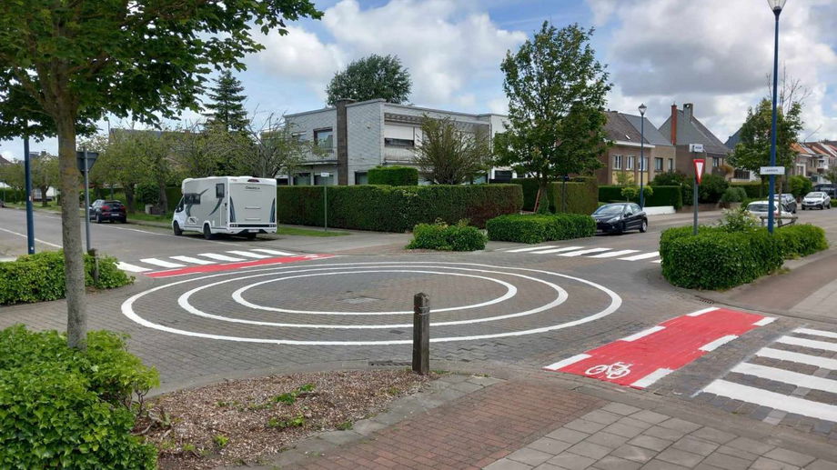 Komen er overal kruispunten met punaises in België... | Gocar.be